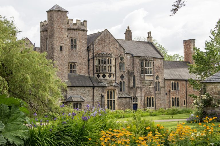 Hot Fuzz Filming Locations in England: FULL List + Map!