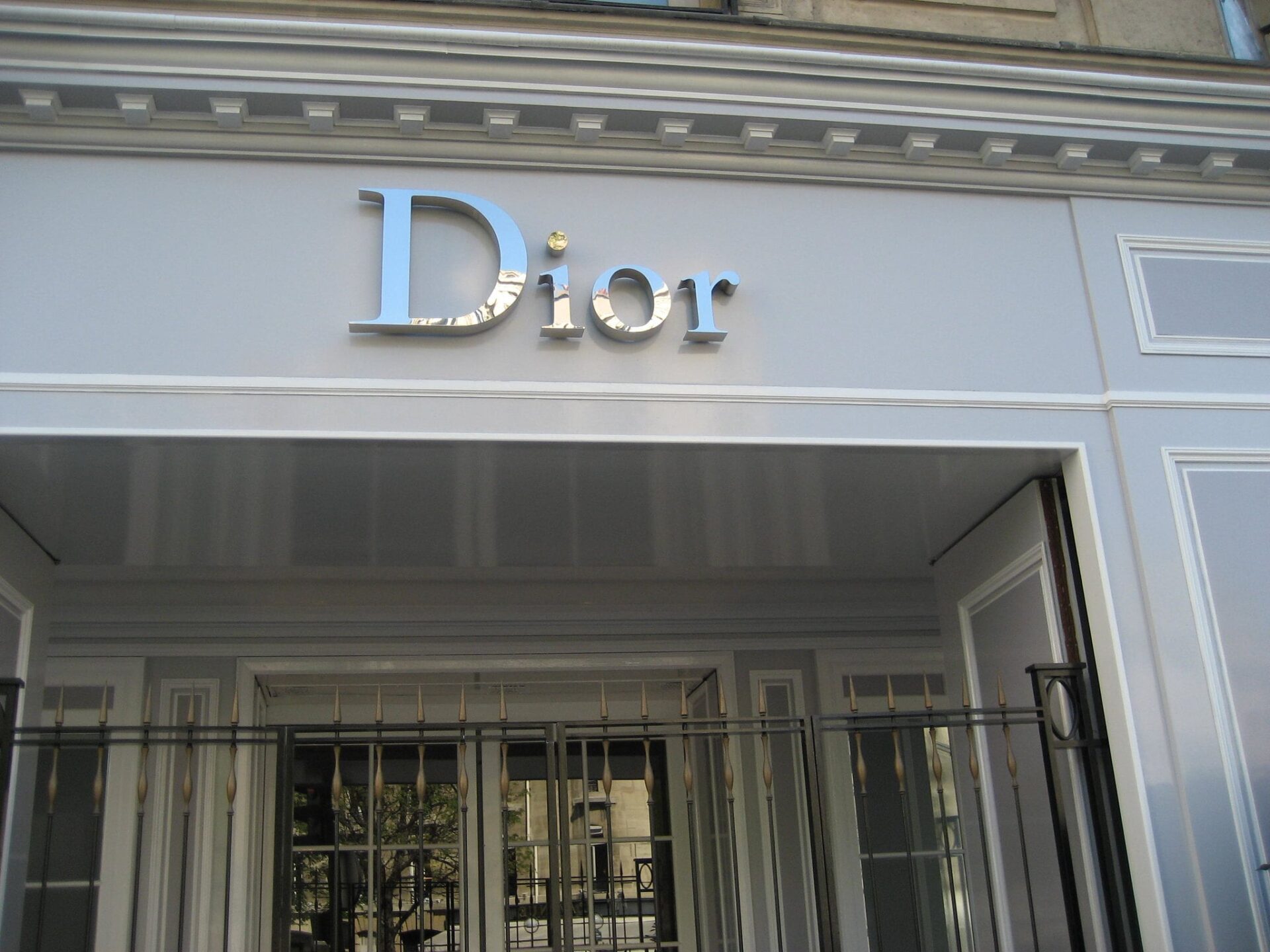 Sex and the City Paris Locations: All 13 Listed + Map!