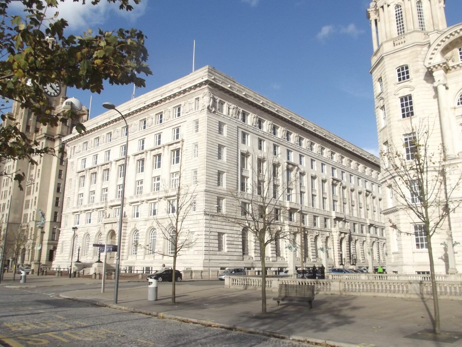 35 Iconic The Crown Filming Locations From All 6 Seasons + Map!