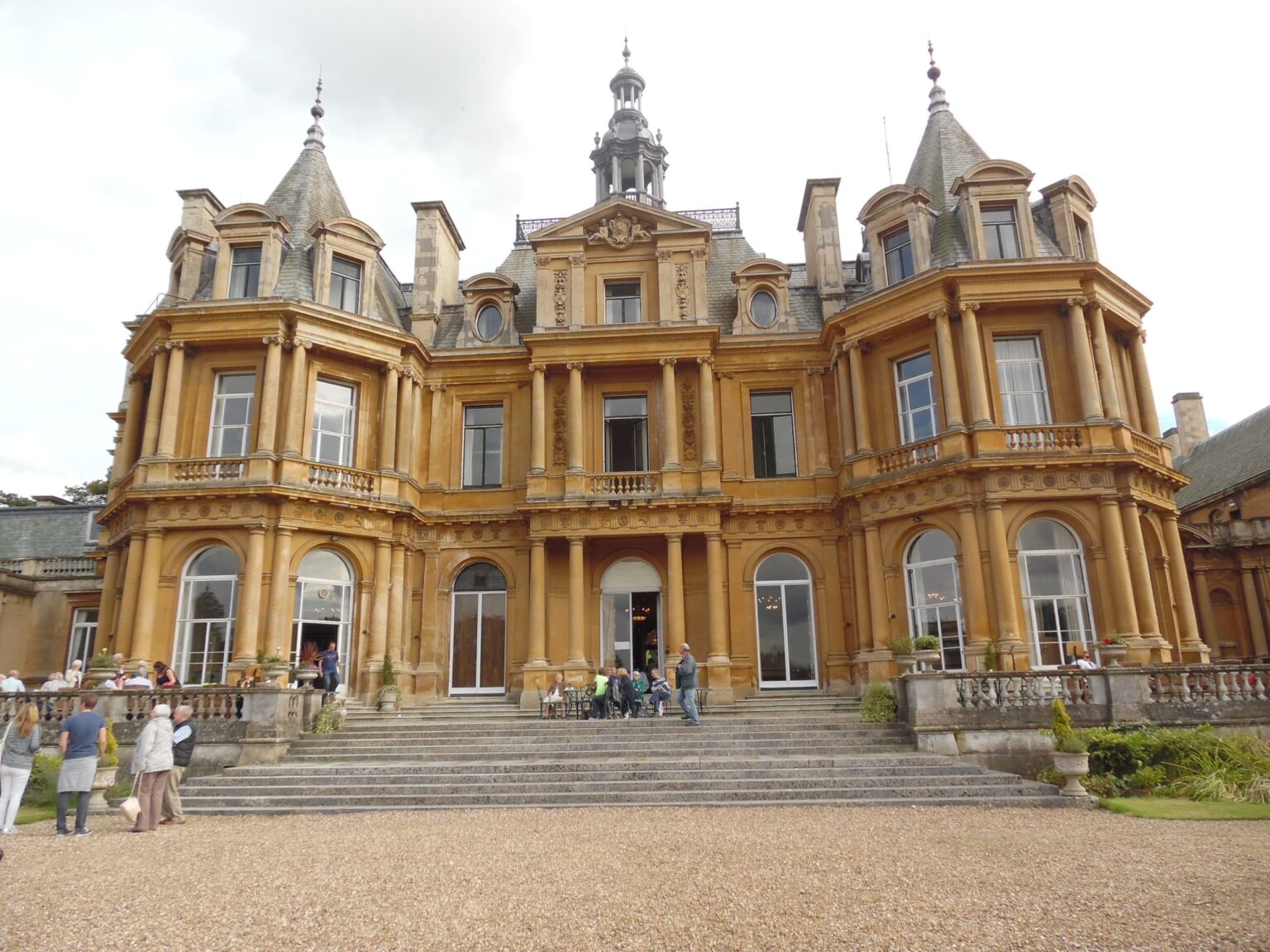 35 Iconic The Crown Filming Locations From All 6 Seasons + Map!